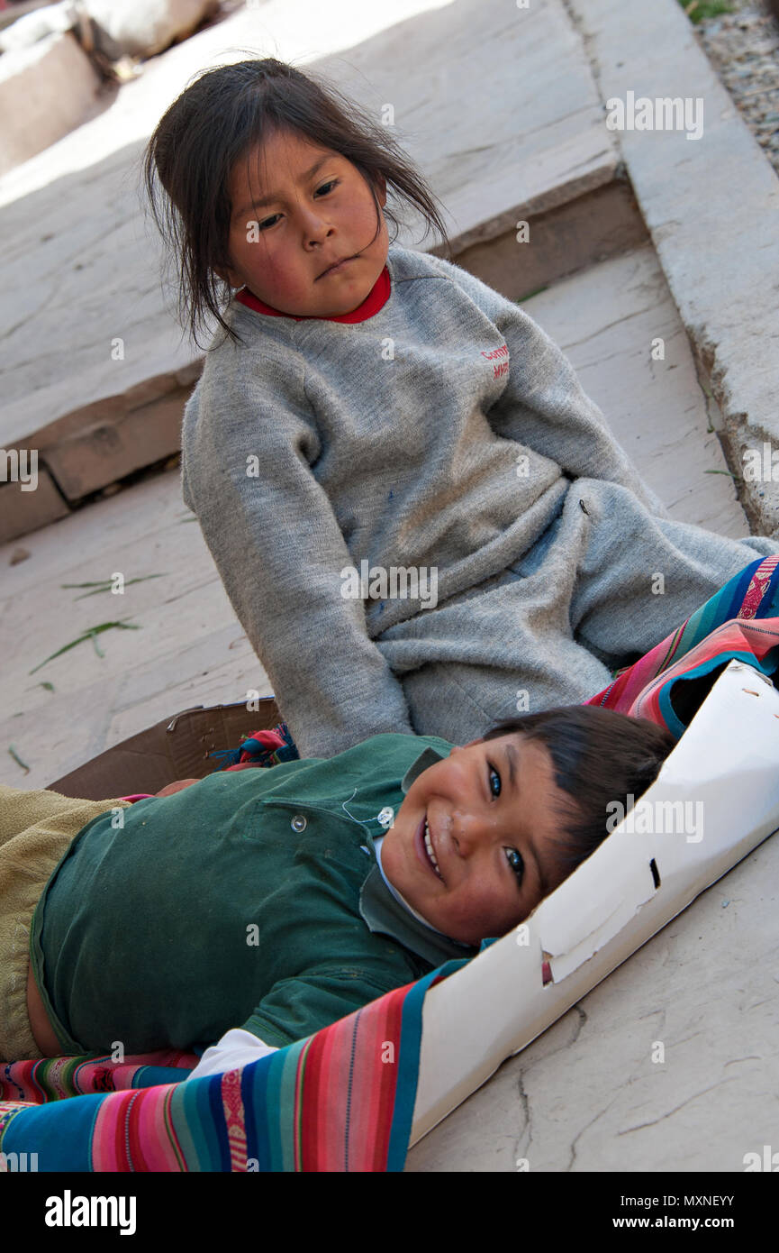 Portrait indian girl cuzco peru hi-res stock photography and images - Alamy