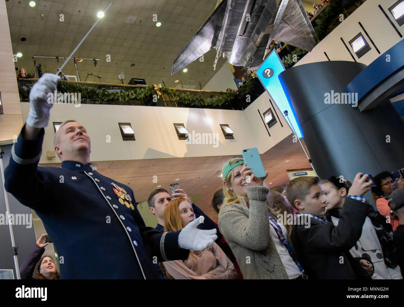 Col larry h lang hi-res stock photography and images - Alamy