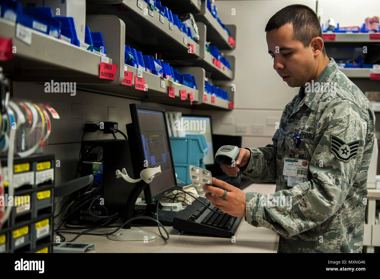 Pyxis medstation hi-res stock photography and images - Alamy