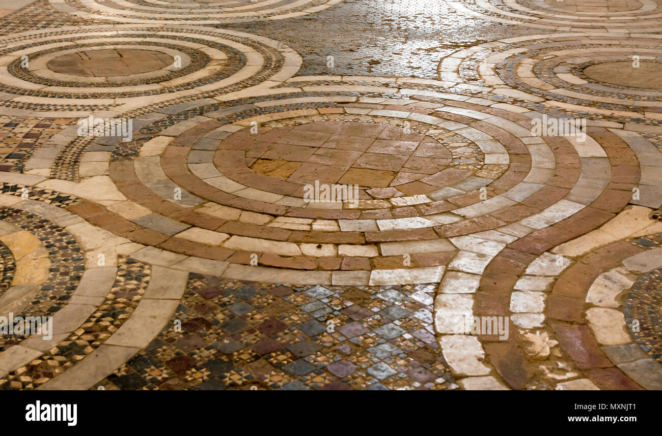 Cosmatesque pavements hi-res stock photography and images - Alamy