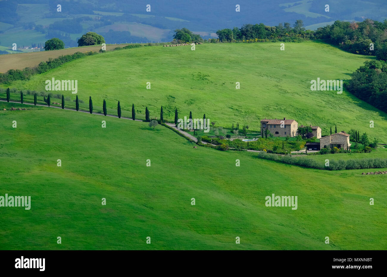 stone house in tuscan landscape, tuscany, italy Stock Photo - Alamy