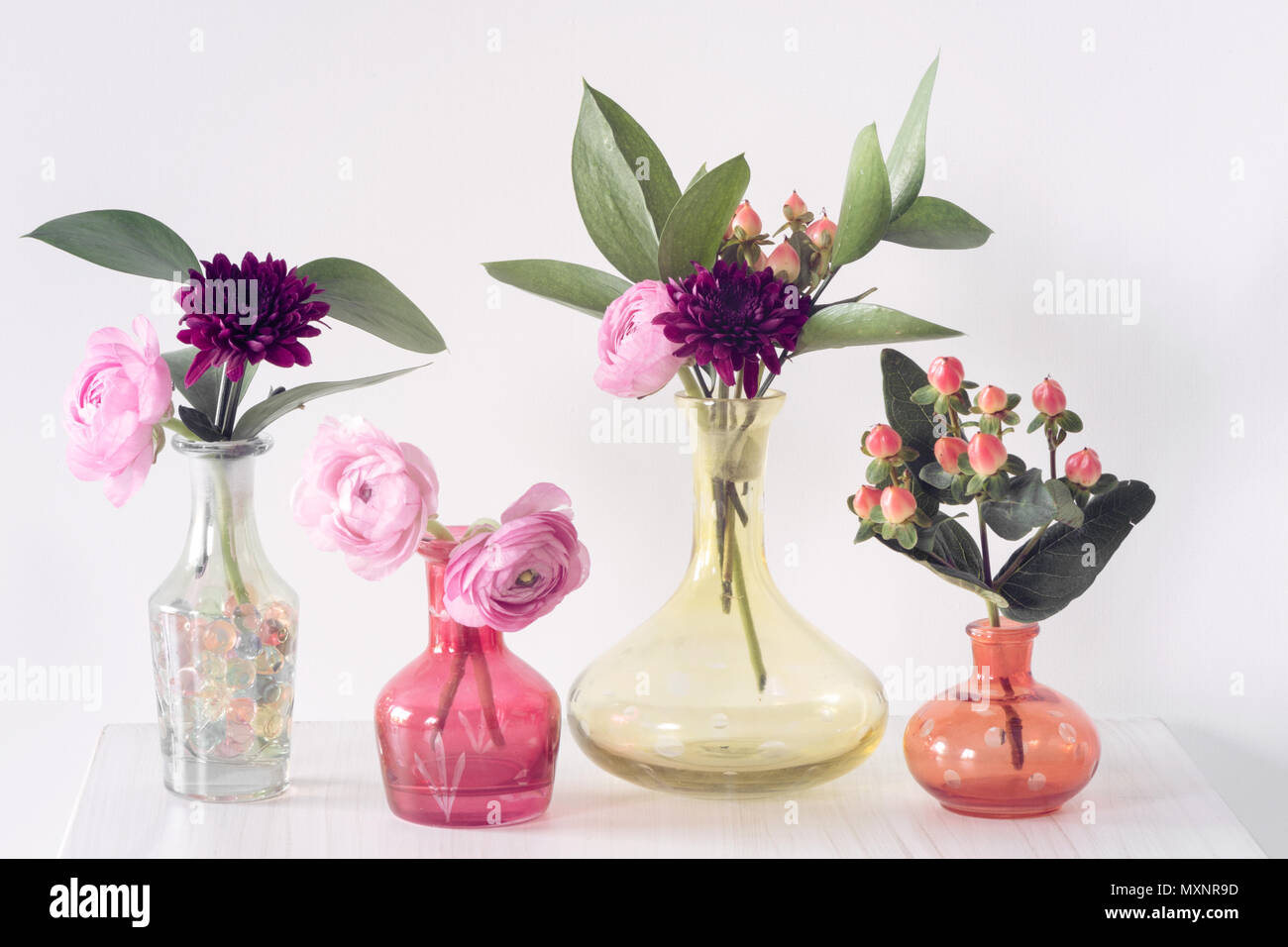 Arrangement of objects hi-res stock photography and images - Alamy