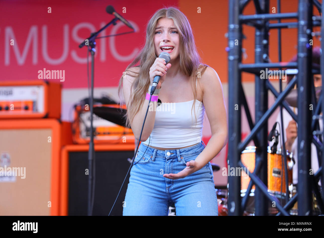 Ylva singer hi-res stock photography and images - Alamy