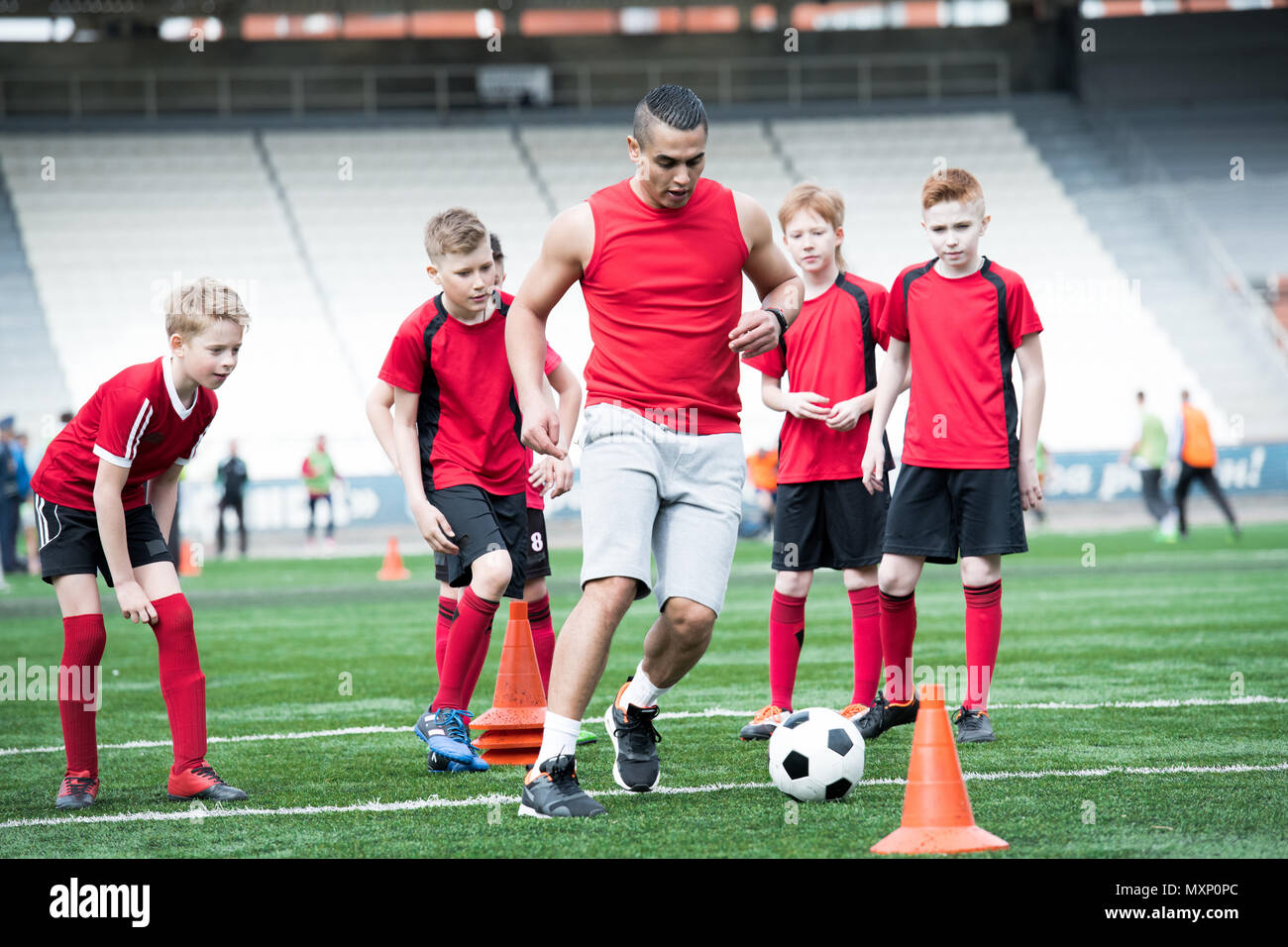 Football coach training hi-res stock photography and images - Alamy