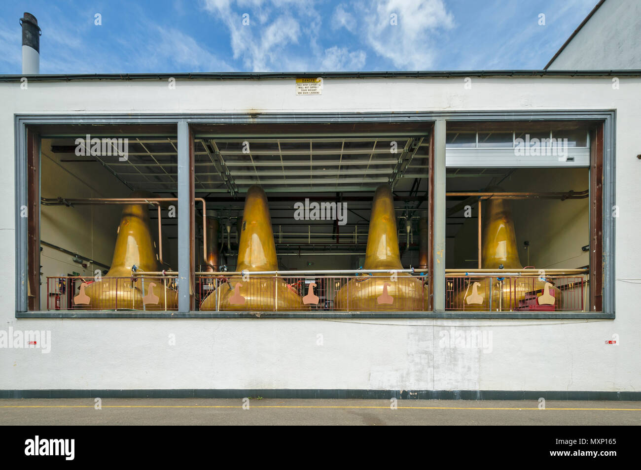 ROYAL BRACKLA WHISKY DISTILLERY CAWDOR ESTATE NAIRN SCOTLAND MAIN ...