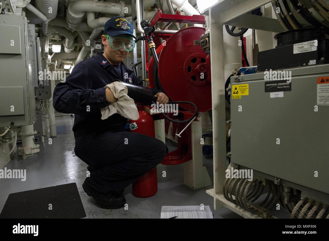 161123-N-HV059-086 RODMAN, Panama (Nov. 23, 2016) Petty Officer 2nd ...