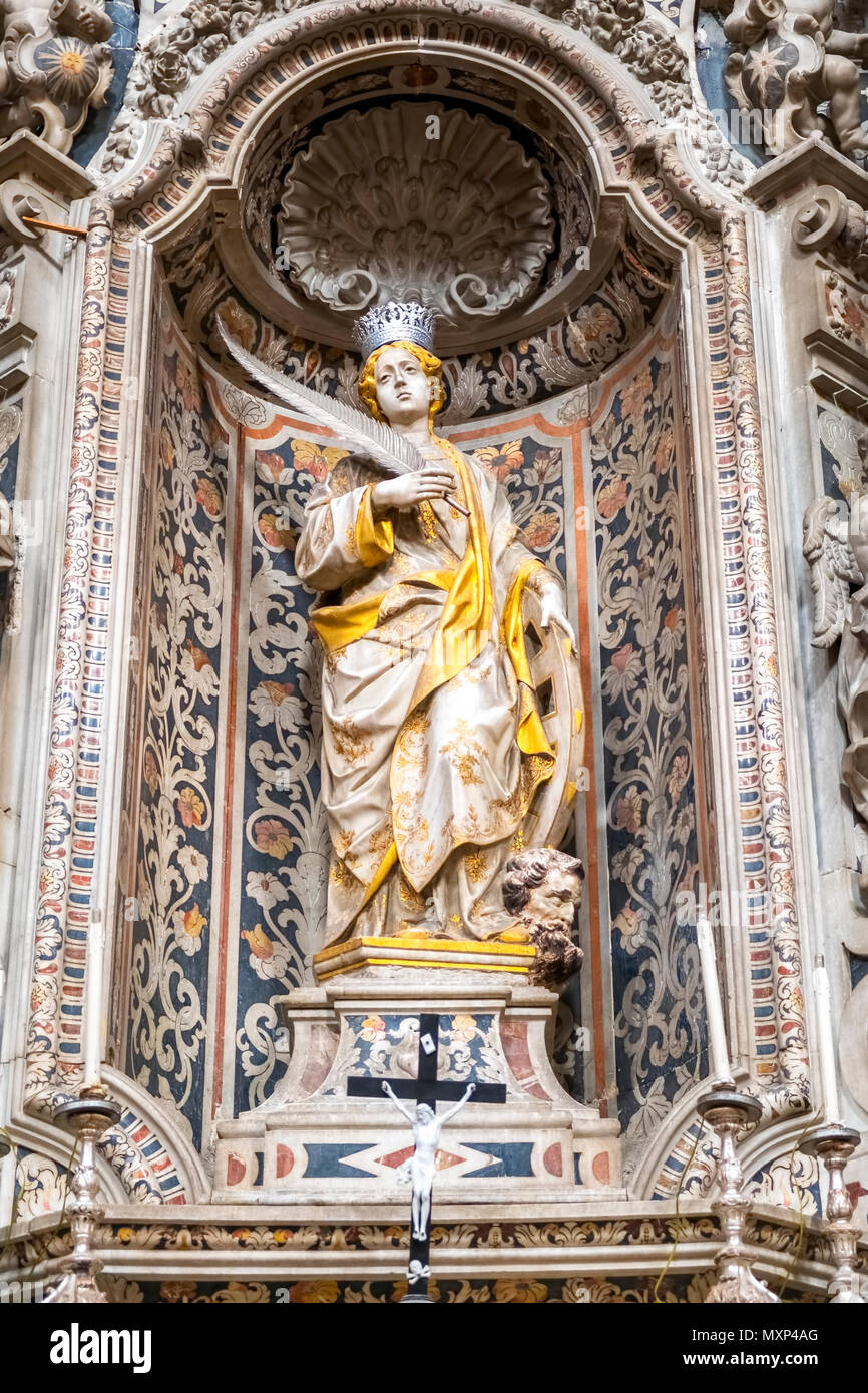 Historic baroque statues hi-res stock photography and images - Alamy
