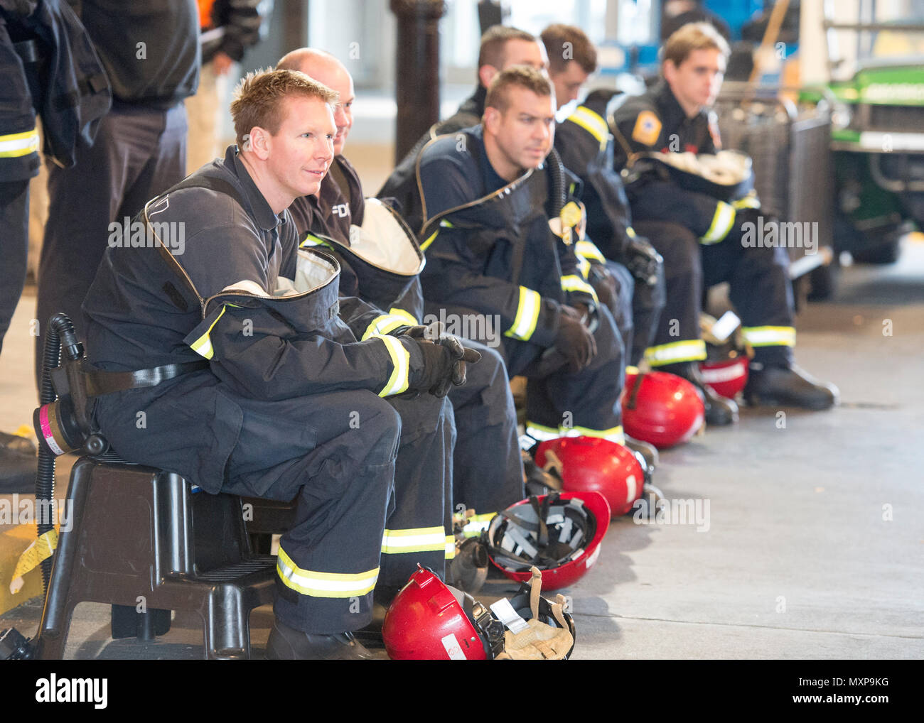 Members of the New York Fire Department’s Hazardous Materials Team ...