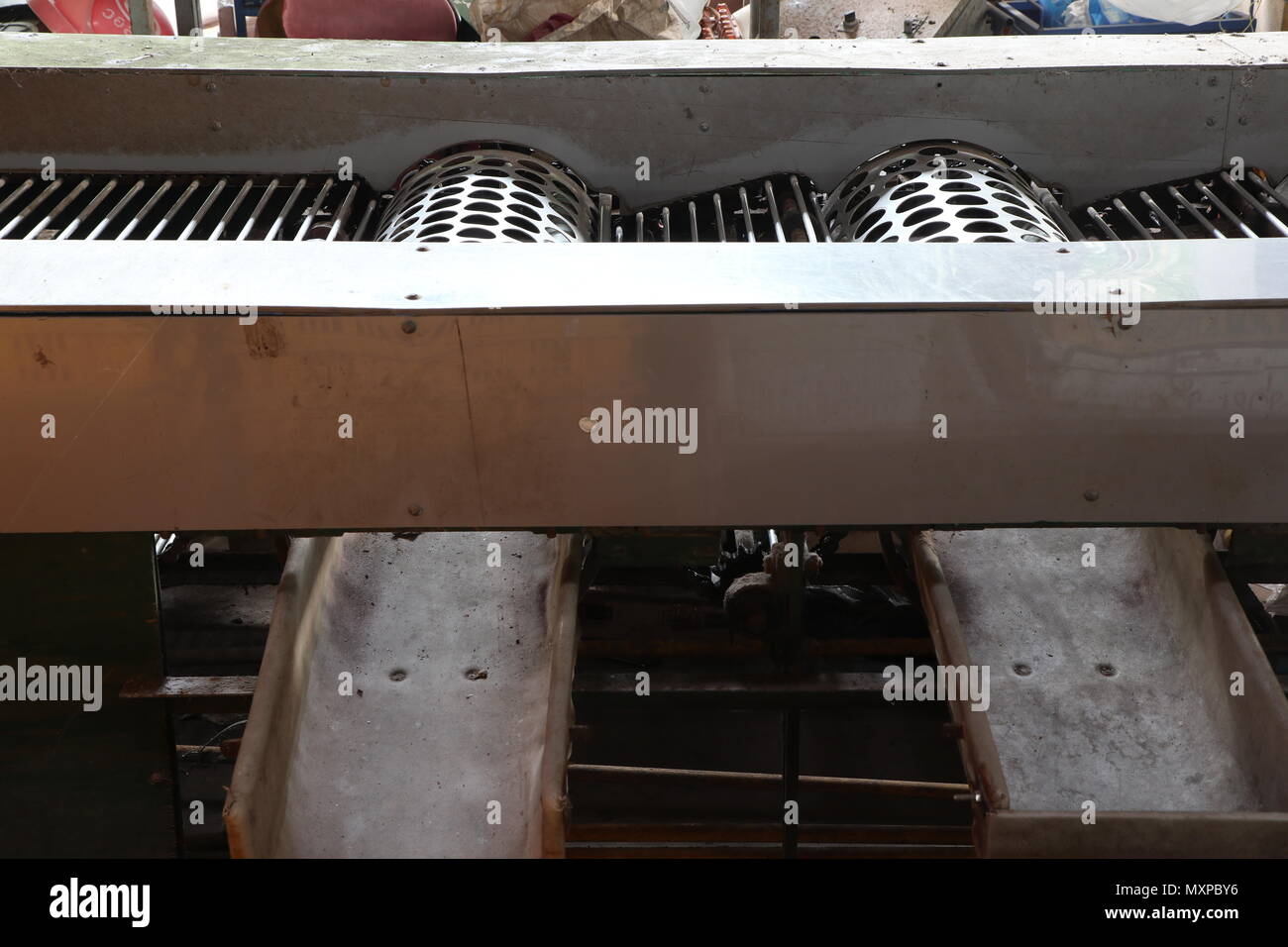 Fruit sorting grading hi-res stock photography and images - Alamy