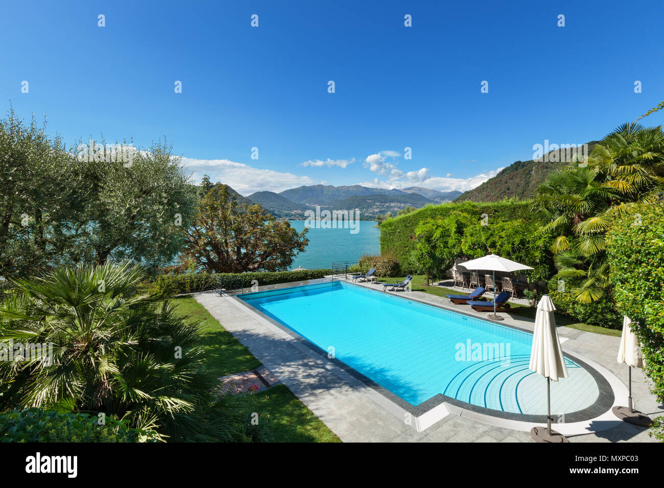 Outside swimming pool hi-res stock photography and images - Alamy