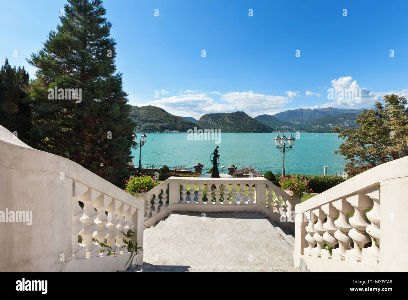 Beautiful classical mansion grand hi-res stock photography and images ...