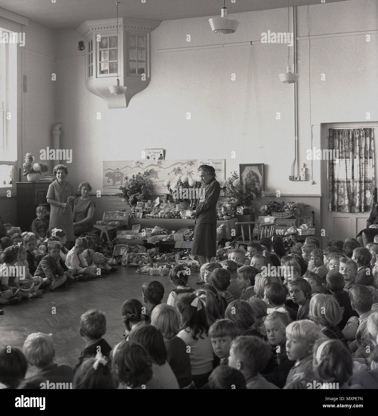 1960s School Children High Resolution Stock Photography and Images - Alamy