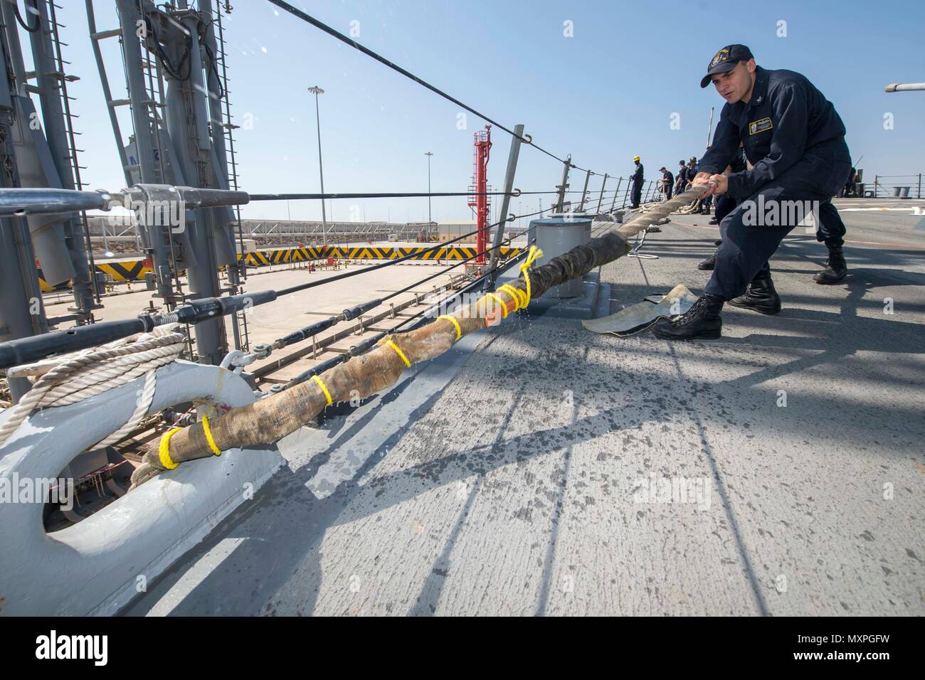 161113-N-DQ503-064 SALALAH, Oman (Nov. 13, 2016) Petty Officer 2nd ...