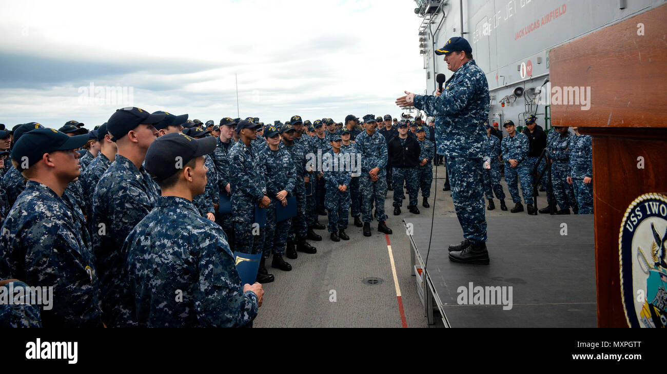 MAYPORT, Fla. (Nov. 23, 2016) – Capt. James Midkiff, commanding officer ...