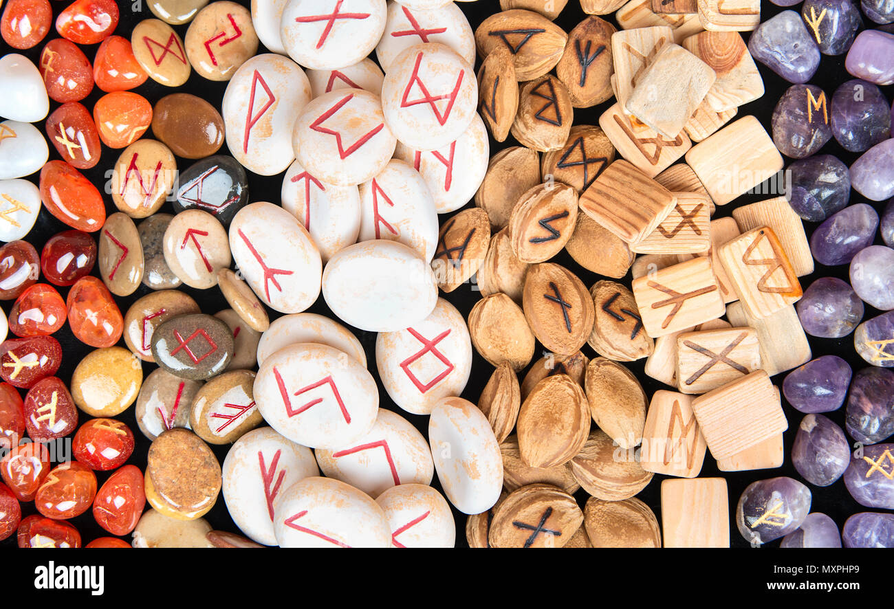 Different religion symbols hi-res stock photography and images - Alamy