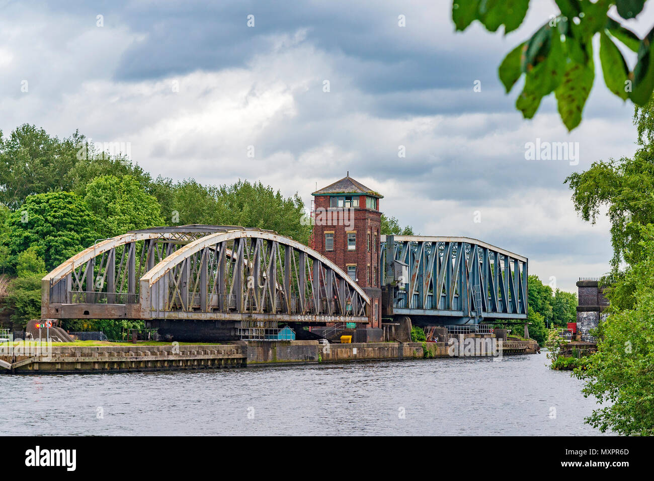 Barton swingbridge hi-res stock photography and images - Alamy