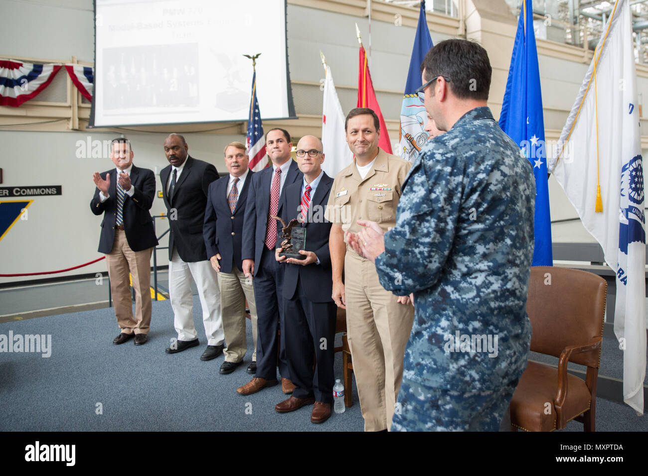 161128-N-RP435-007 SAN DIEGO (Nov. 28, 2016) The Navy’s Undersea ...