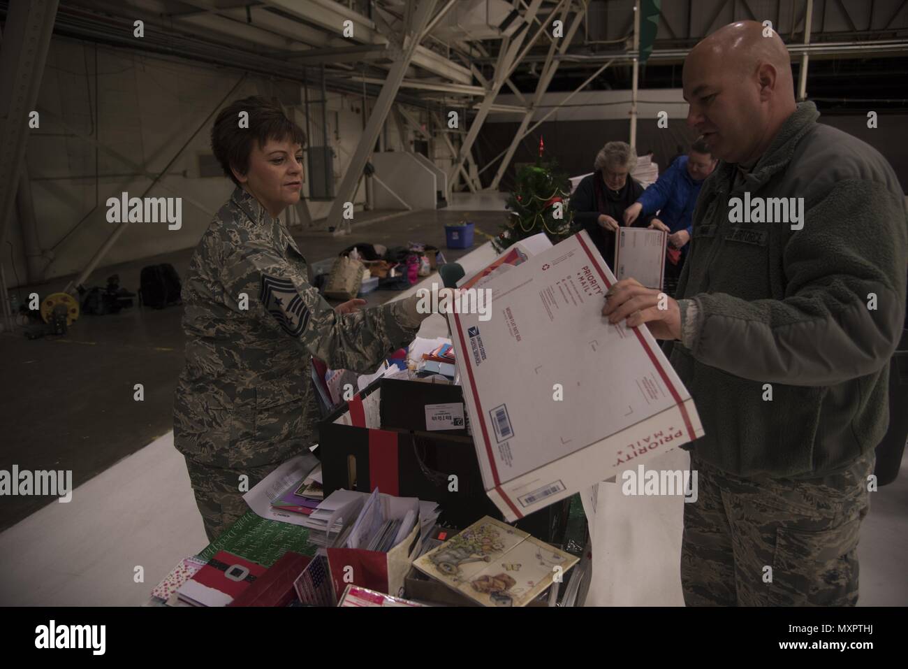 Treats 2 troops hi-res stock photography and images - Alamy