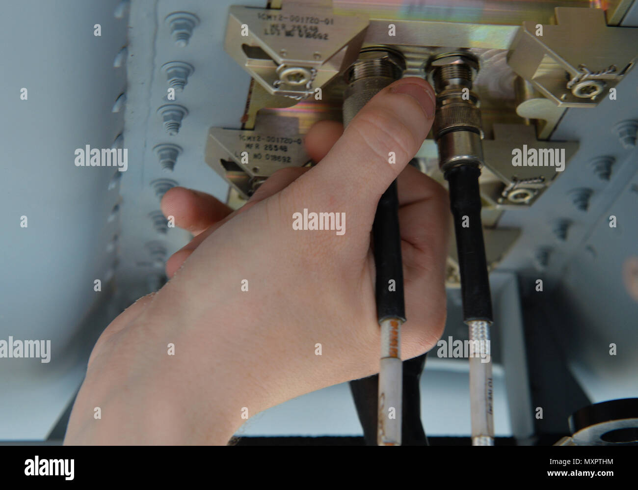 Real time spectrum operations hi-res stock photography and images - Alamy