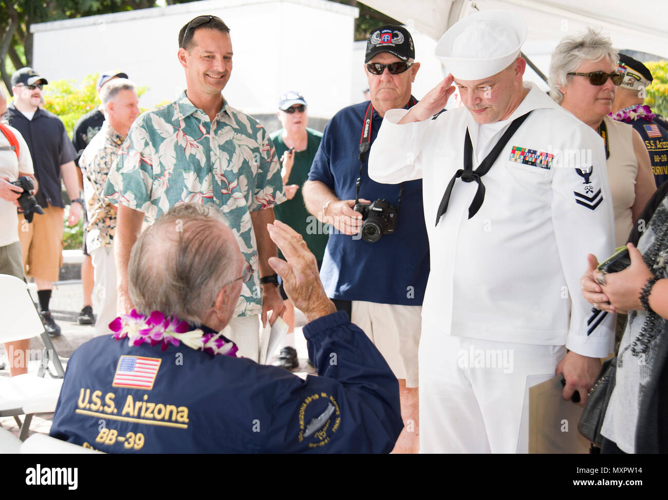 161202-N-WC566-083 PEARL HARBOR (Dec. 2, 2016) Petty Officer 2nd Class ...