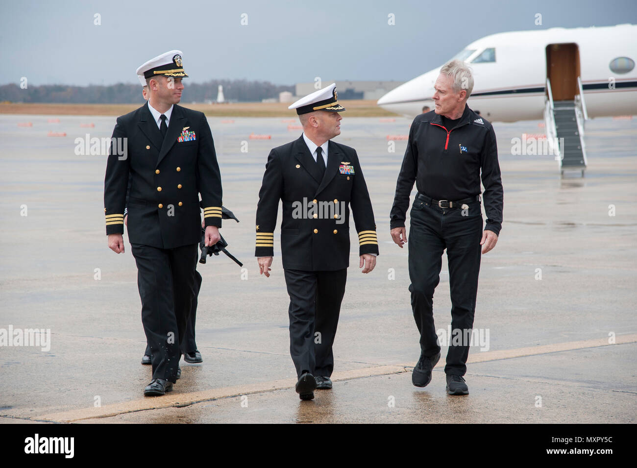 Capt. Scott K. Fuller (center), Naval Air Facility Washington (NAFW ...