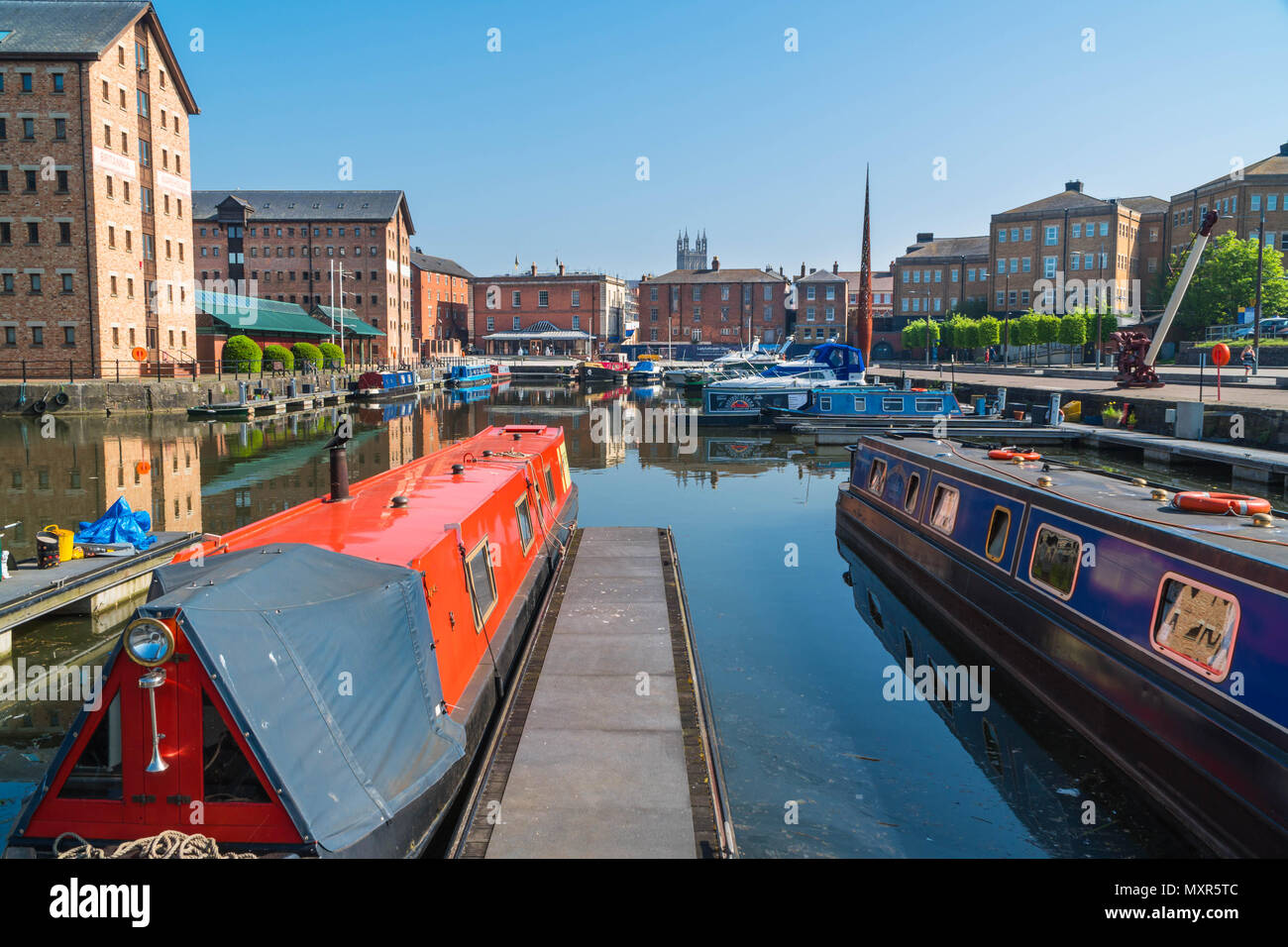 Narrow boats moored at Gloucester docks, UK 2018 Stock Photo - Alamy