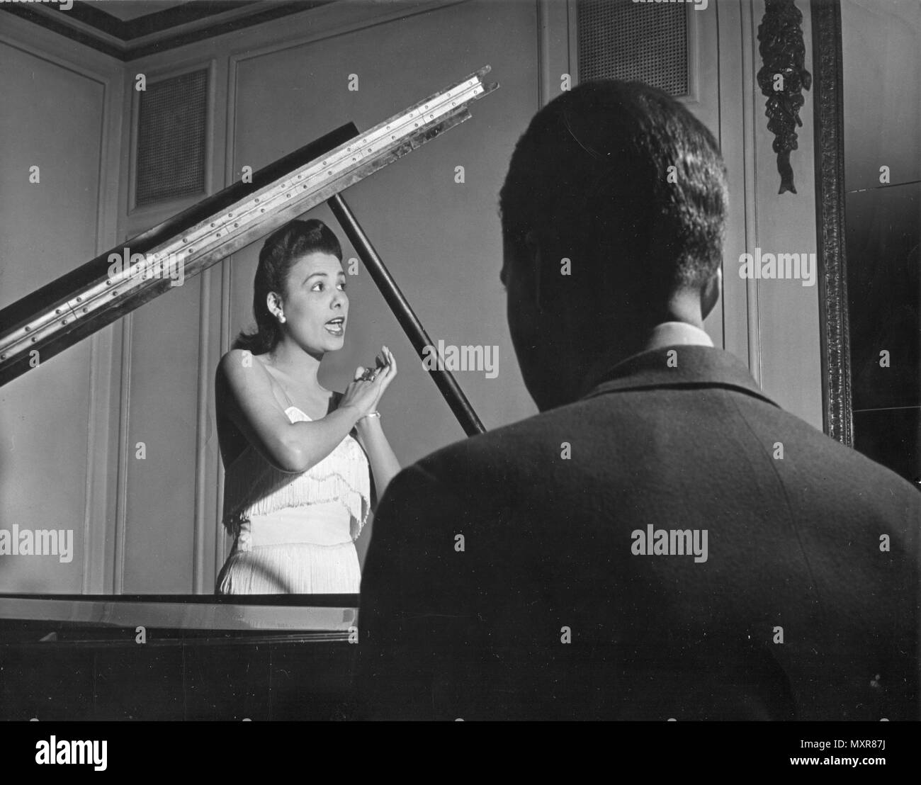 Circa 1950 Black and White Stock Photos & Images - Alamy