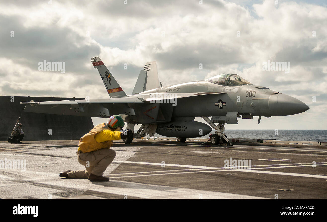 161203-N-YL257-161 ATLANTIC OCEAN (Dec. 3, 2016) An F/A-18E Super ...