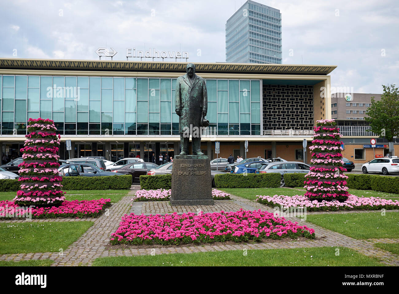 Anton philips statue hi-res stock photography and images - Alamy