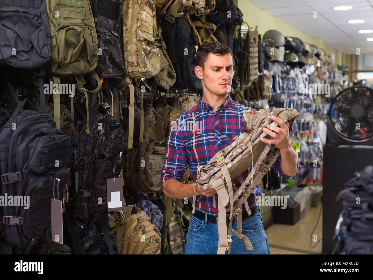 Camouflage backpack hi-res stock photography and images - Alamy