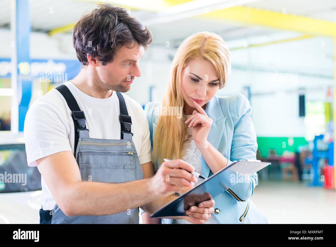 Vehicle handover hi-res stock photography and images - Alamy