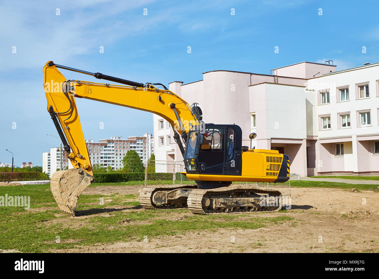 Black excavator hi-res stock photography and images - Alamy