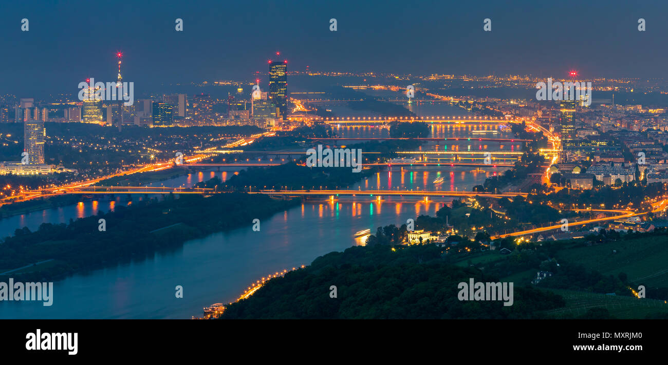 Vienna skyline at night hi-res stock photography and images - Alamy