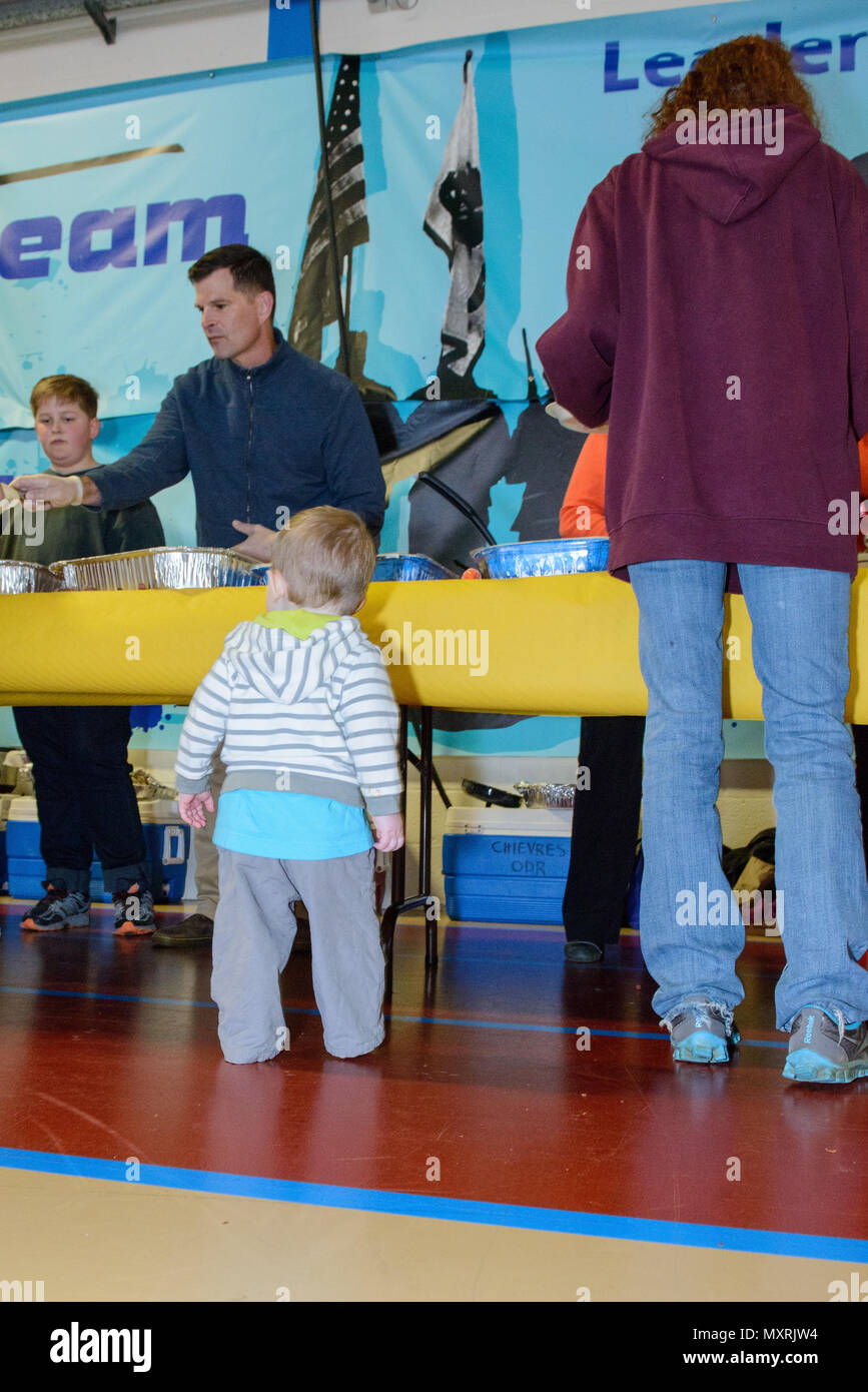 U.S. Soldiers, servicemembers and their families participate in the U.S ...