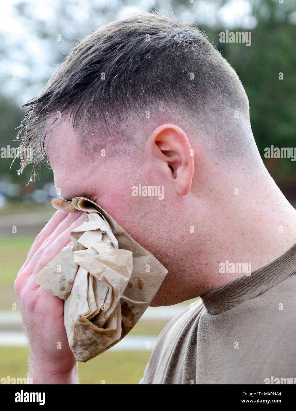 161007-N-LI612-227 KINGS BAY, Ga. (Dec. 6, 2016) Petty Officer 2nd ...