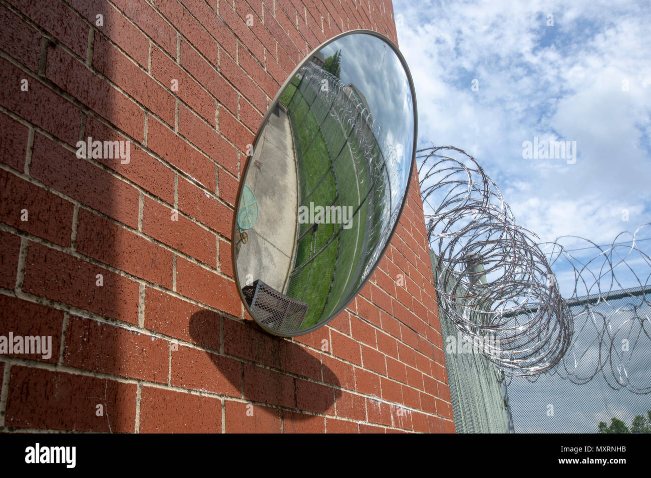 Prison exterior united states fence hi-res stock photography and images ...