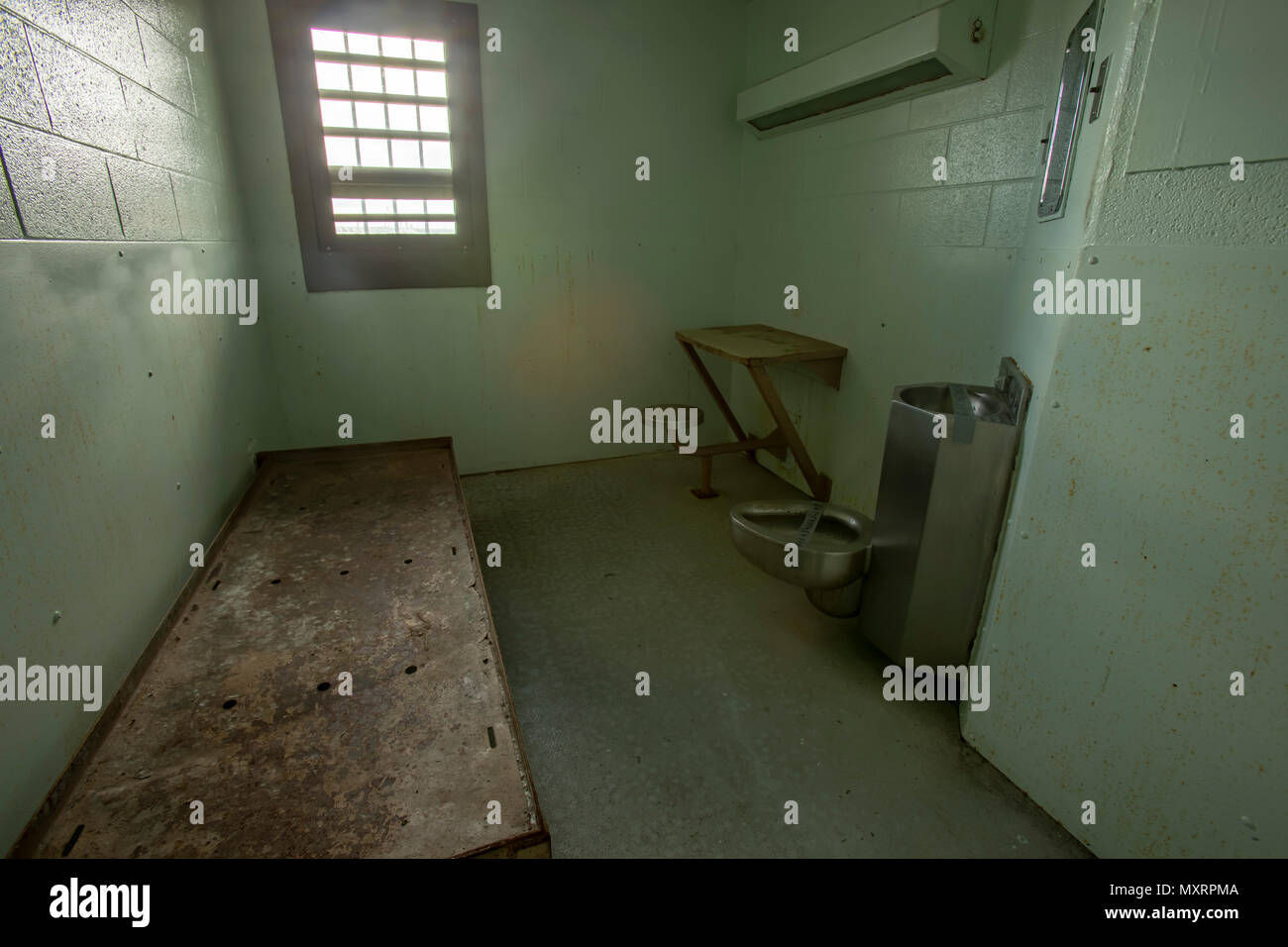 Solitary confinement hi-res stock photography and images - Alamy