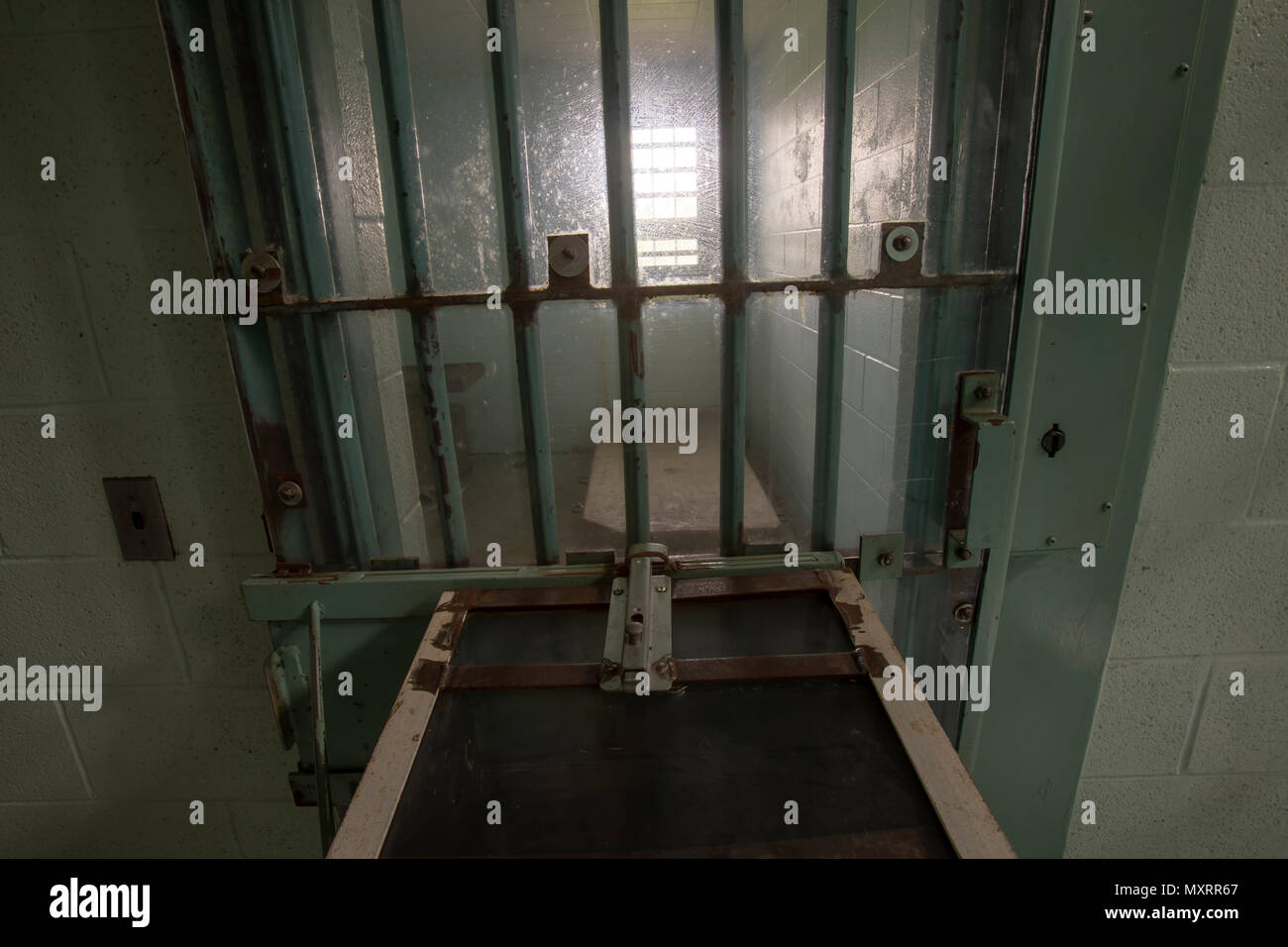 Solitary confinement cell hi-res stock photography and images - Alamy