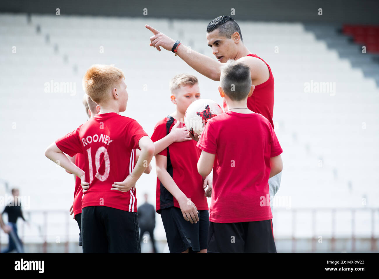 Giving commands hi-res stock photography and images - Alamy