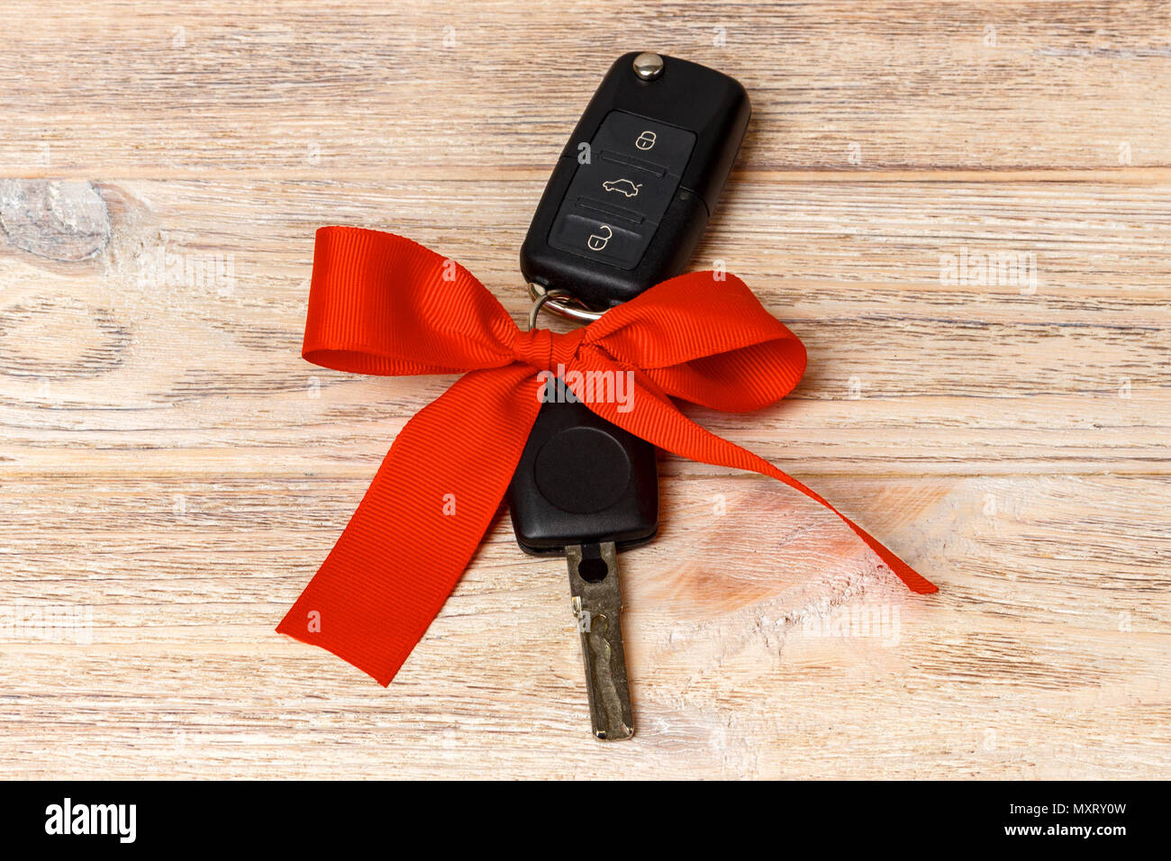 Ride on car bow hi-res stock photography and images - Alamy