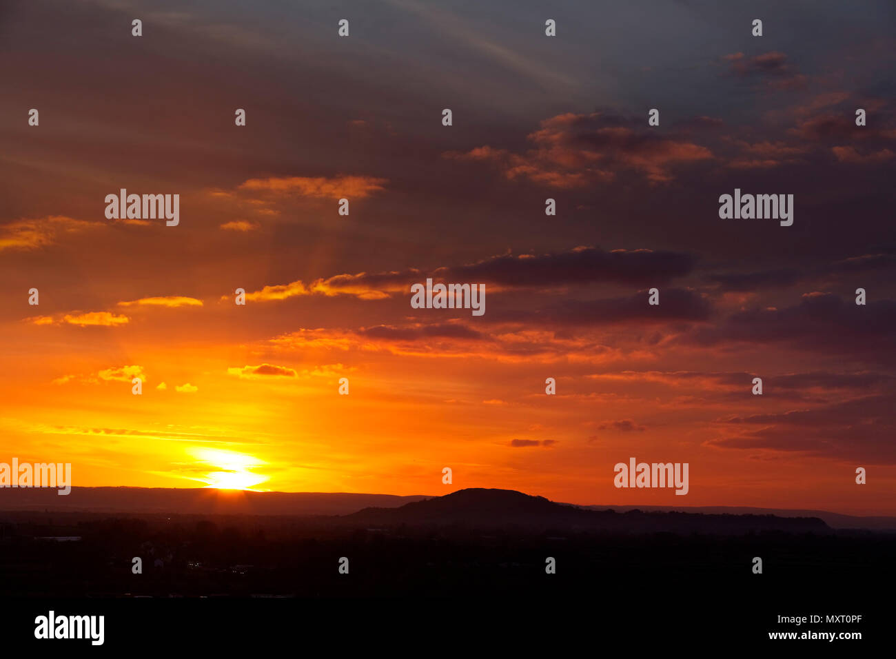 Colorful orange sun england uk hi-res stock photography and images - Alamy
