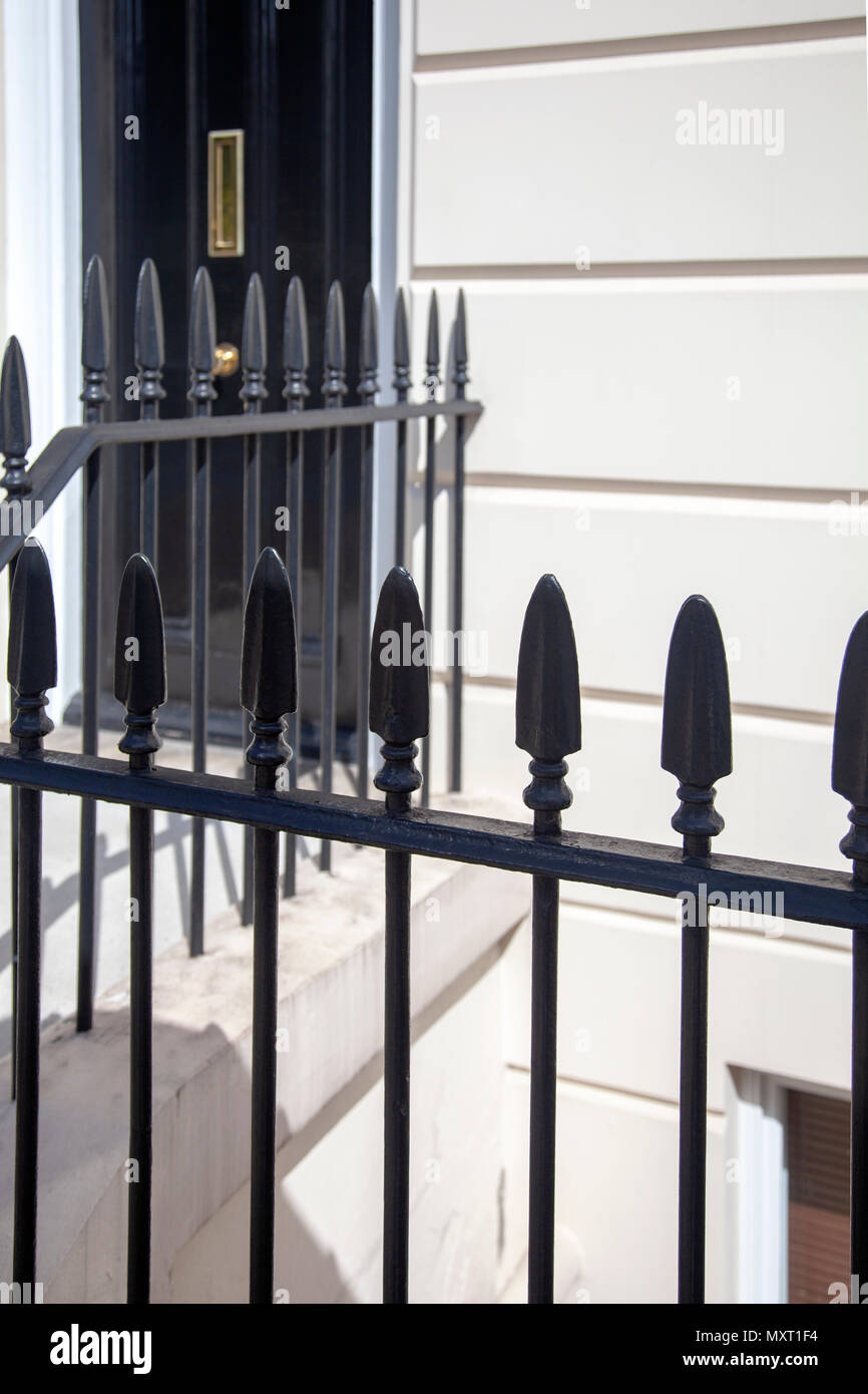 Georgian iron railings hi-res stock photography and images - Alamy