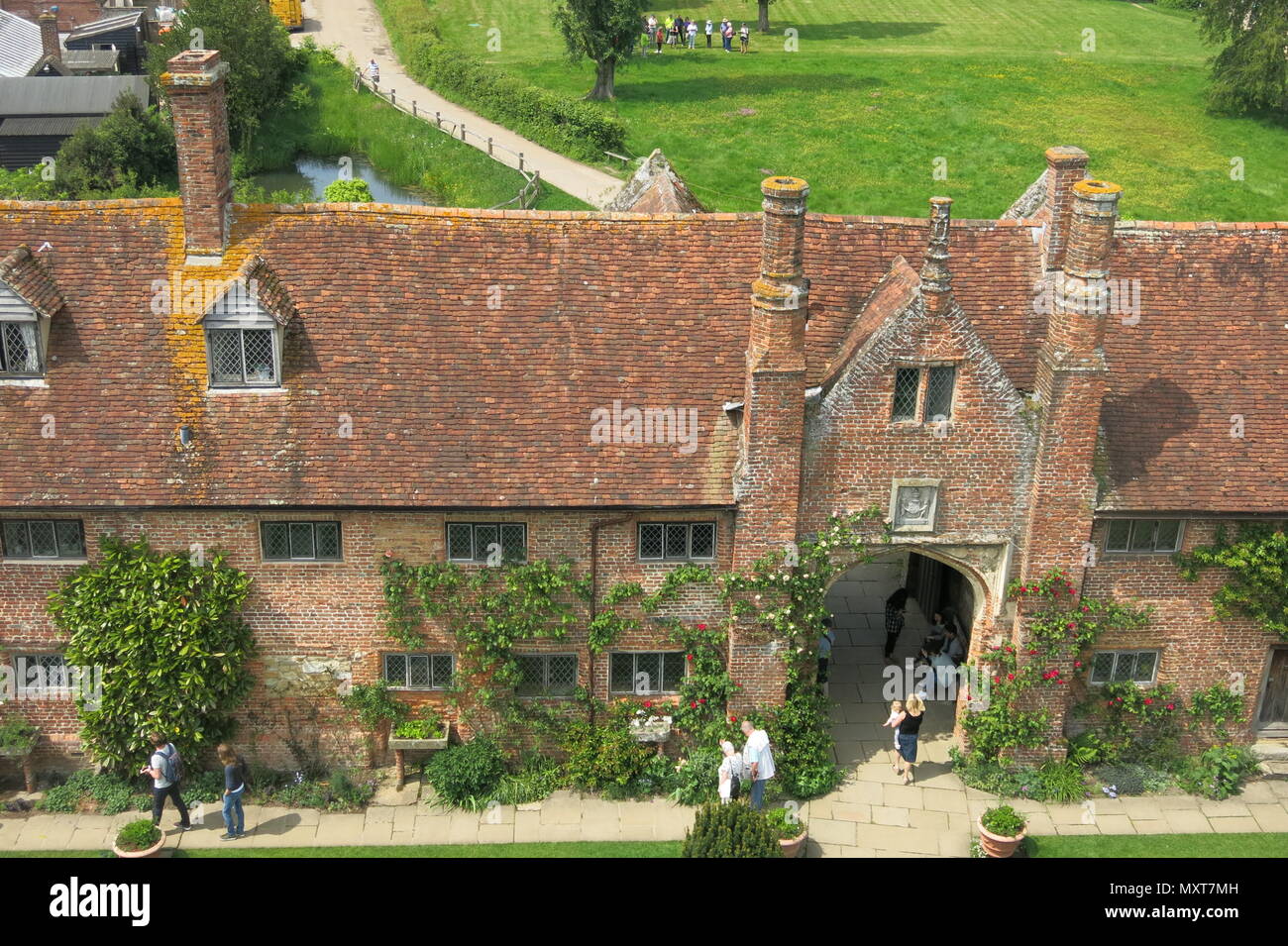 Sissinghurst castle garden hi-res stock photography and images - Alamy
