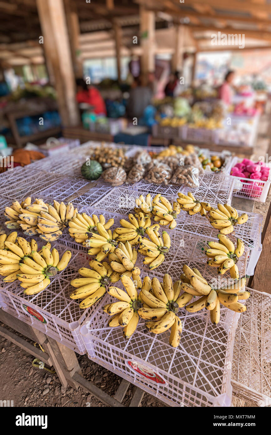 Market stall bananas hi-res stock photography and images - Alamy