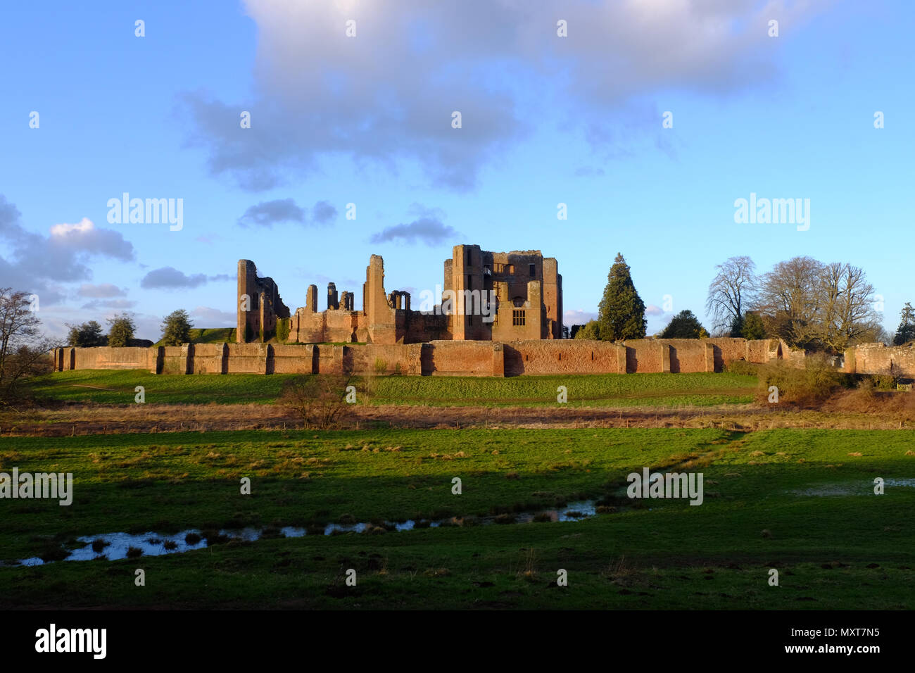 Kenilworth Castle, Warwickshire, England Stock Photo - Alamy