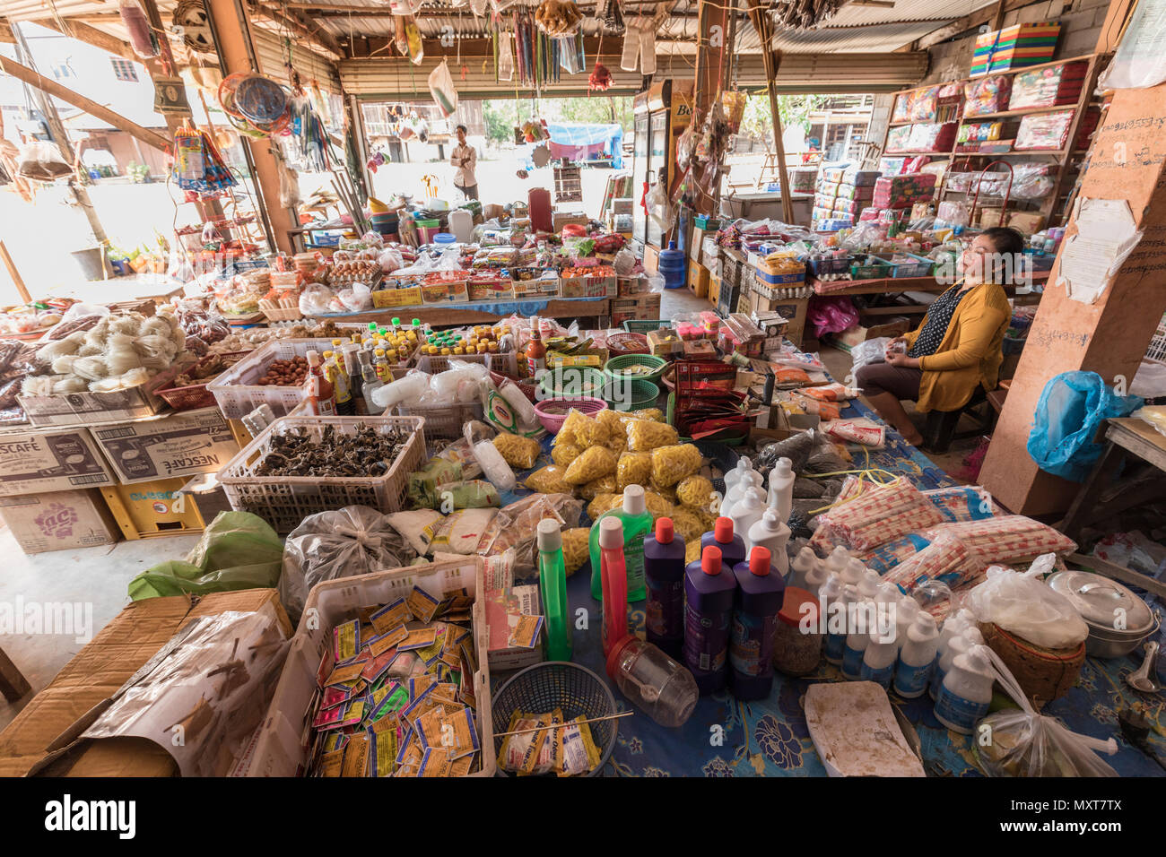 Market woman in laos hi-res stock photography and images - Alamy
