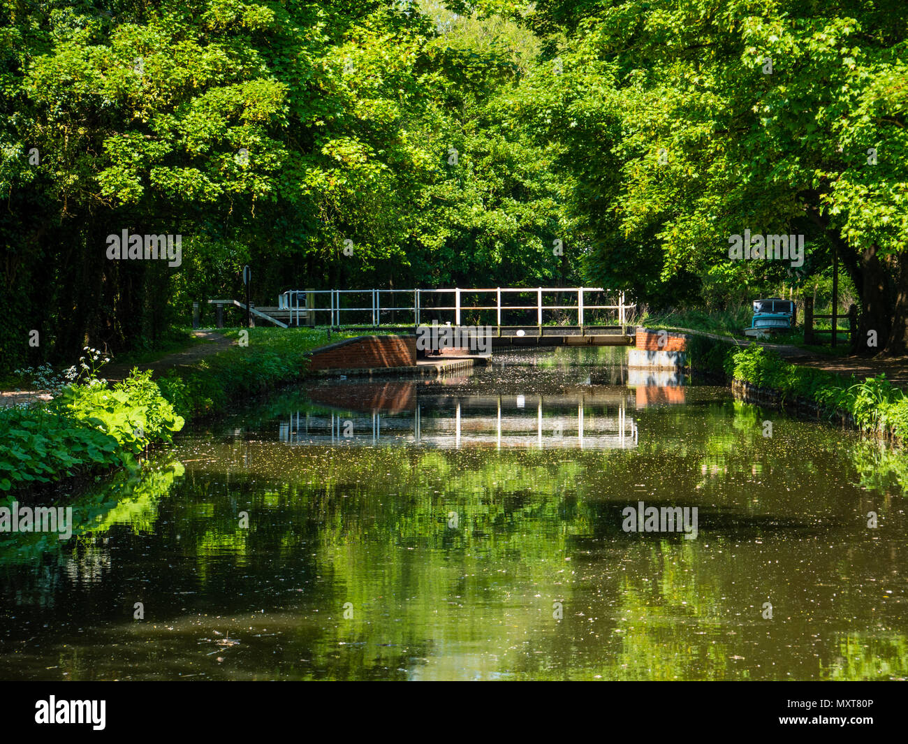 Bulls Swing bridge, River Kennet, Thatcham, Newbury, Berkshire, England ...
