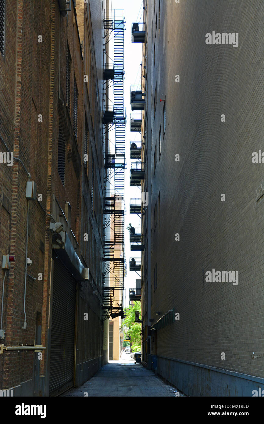 Chicago illinois alley hi-res stock photography and images - Alamy
