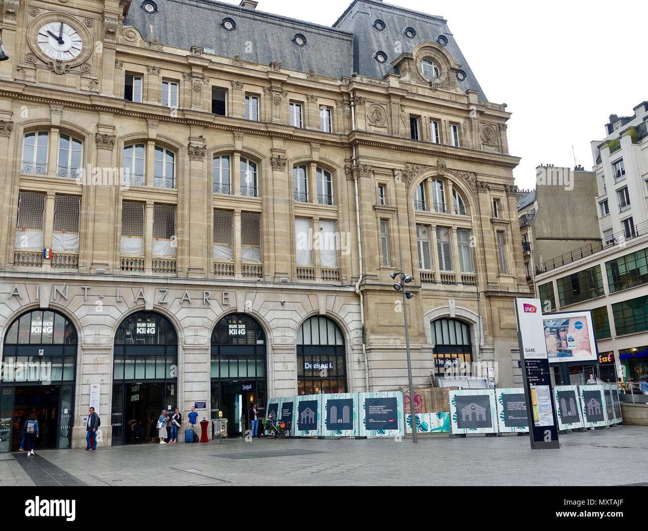 Paris saint lazare hi-res stock photography and images - Alamy