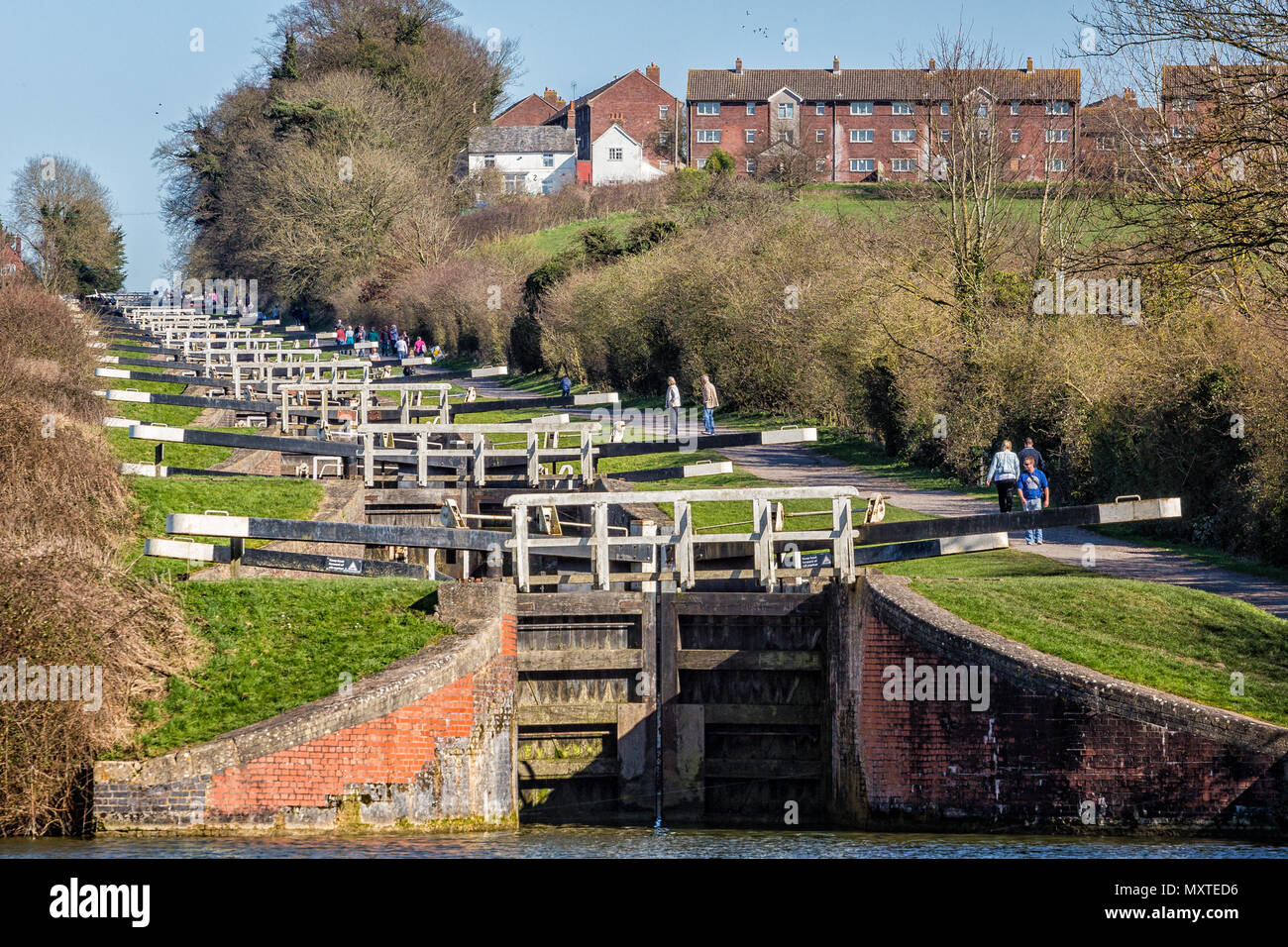 Caen hill lock in devizes hi-res stock photography and images - Alamy